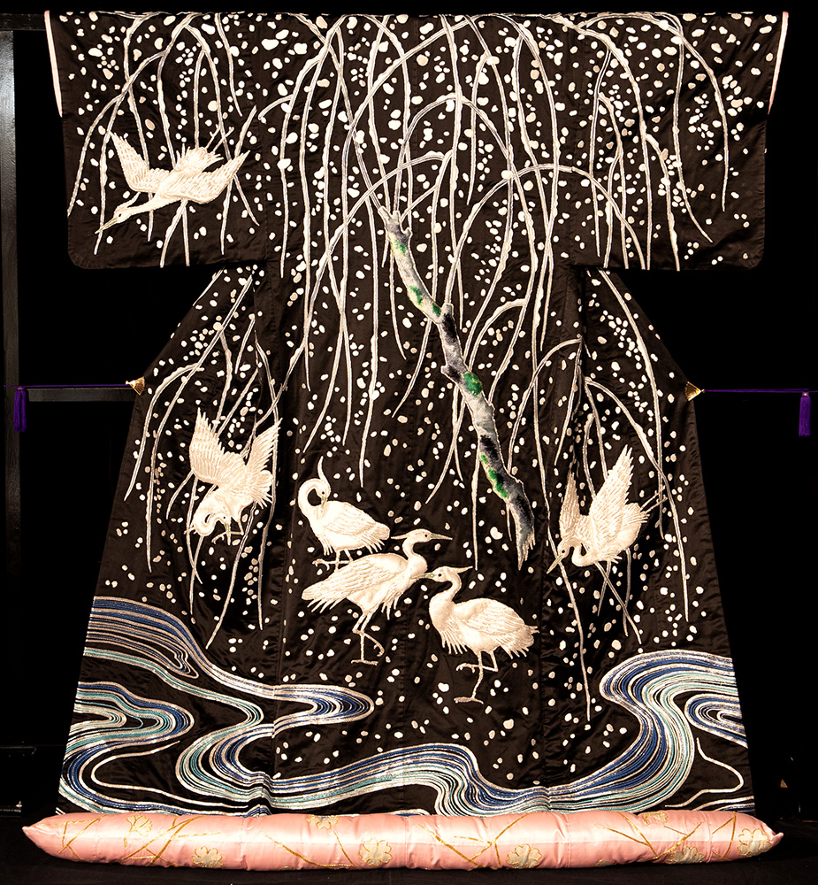 KABUKI KIMONO | Ashmolean Museum