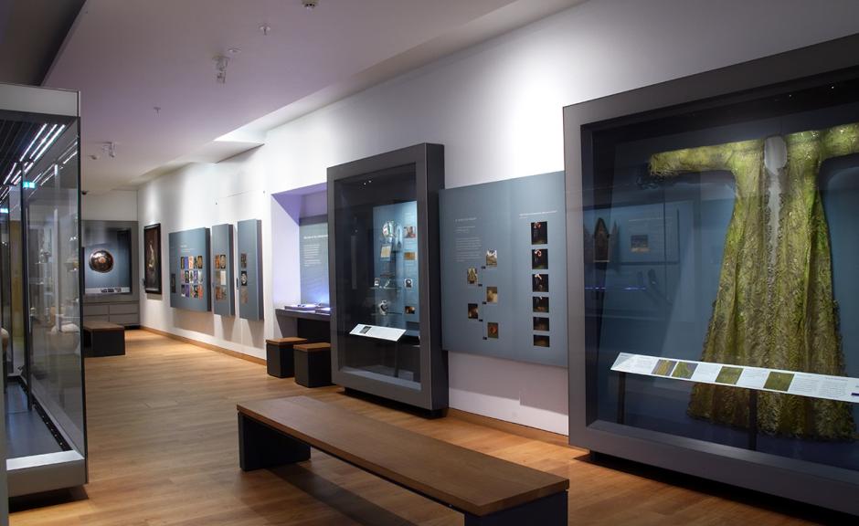 CONSERVATION GALLERIES | Ashmolean Museum
